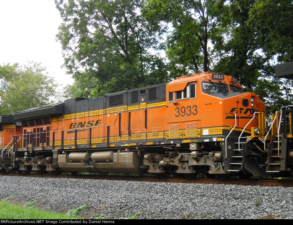 BNSF 3933